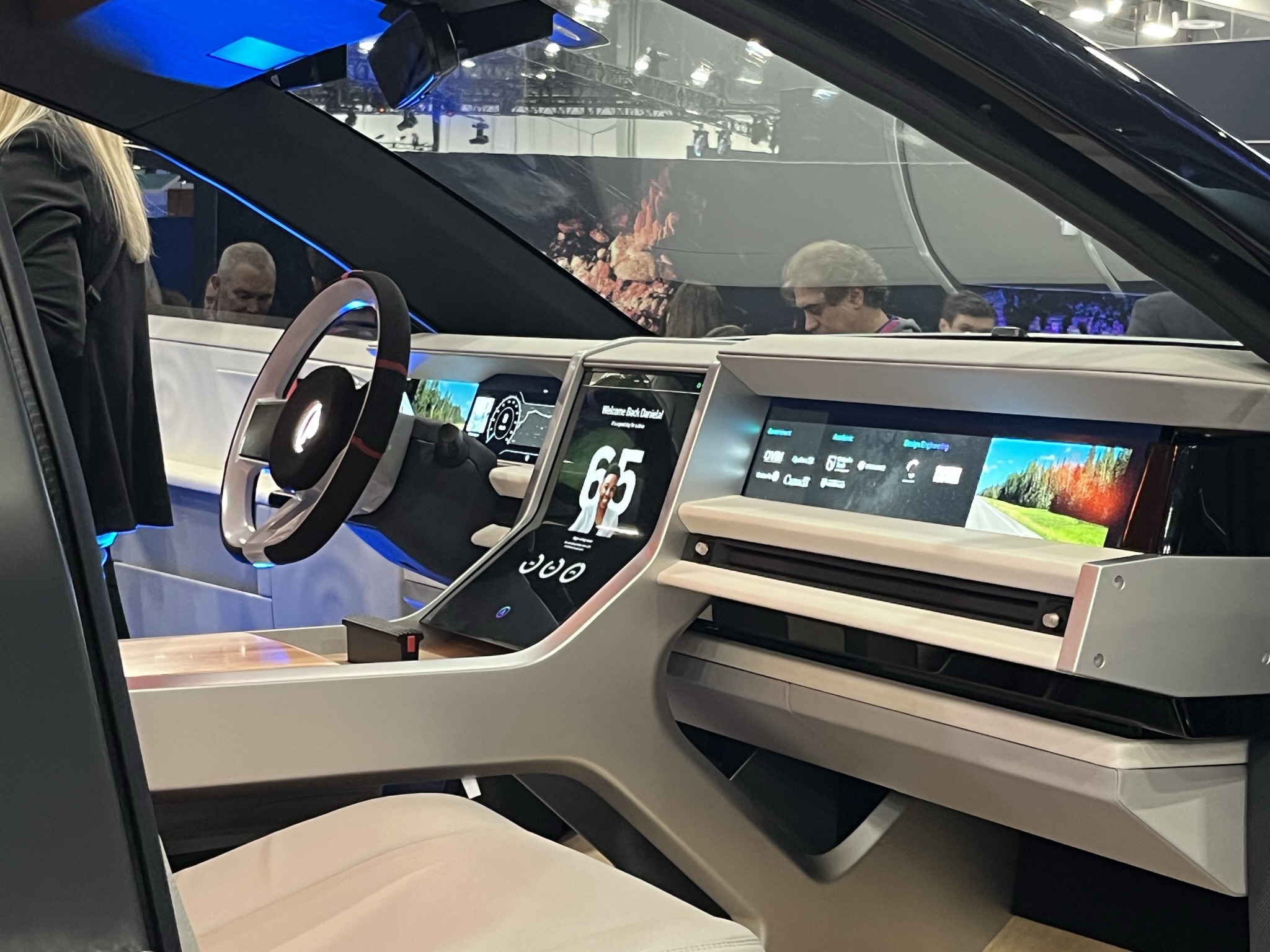 Aisin Provides Navigation Services to MUTUALISM - Aisin CSS